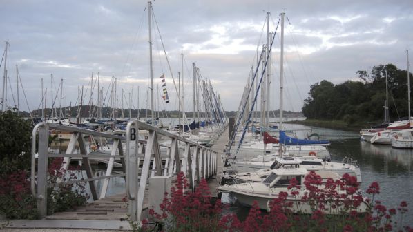 Avis sur le port de plaisance - Plouër-sur-Rance - La Minotais (22 ...