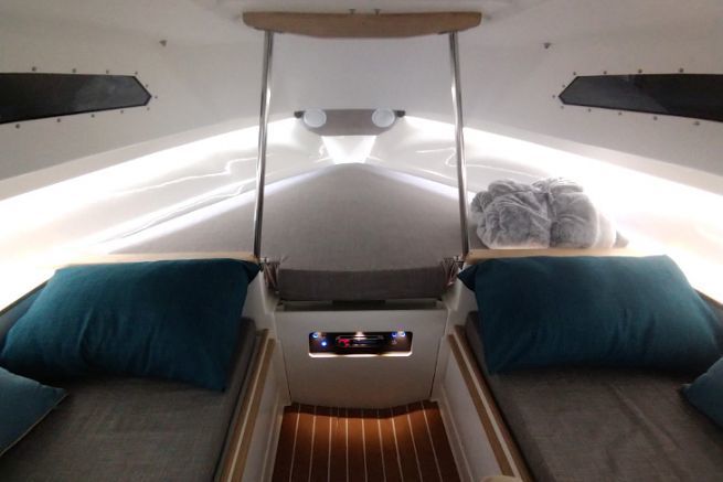 Remise à neuf d'un Edel 5 : Une cabine et un mobilier intérieur soignés